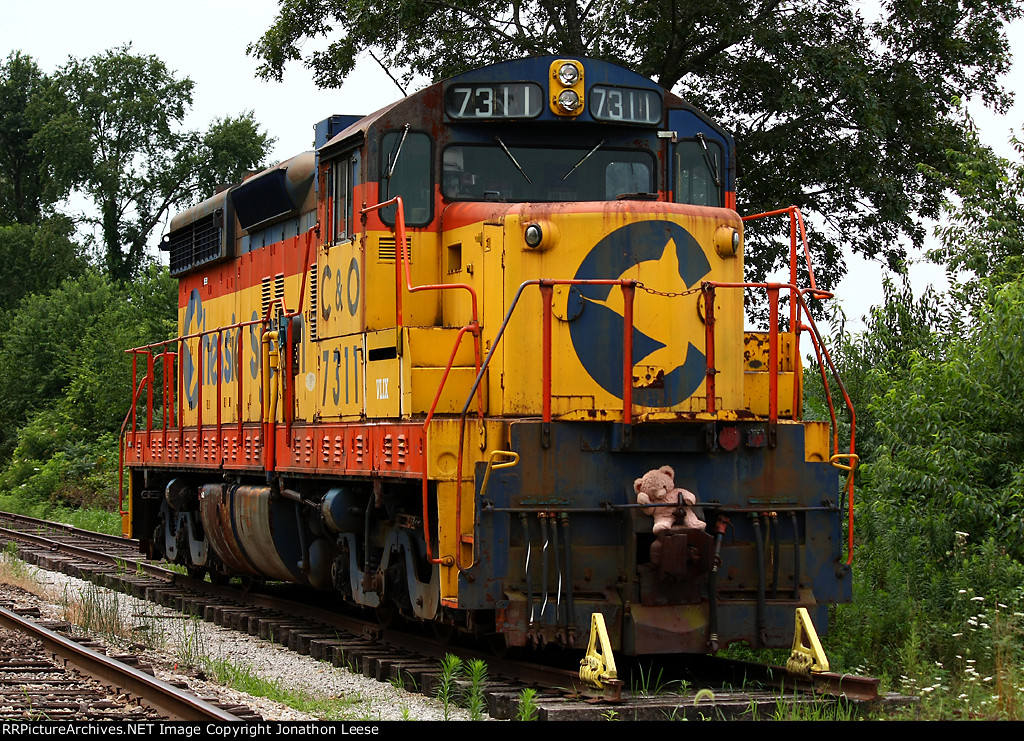 VLIX 7311 sits quietly on the siding